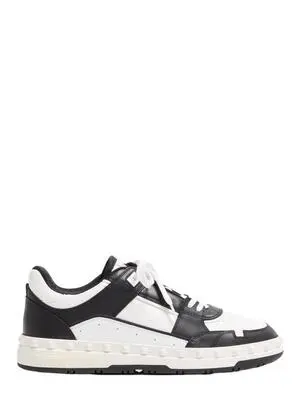Valentino Garavani Valentino Garavani Freedots Low-Top Trainer Black