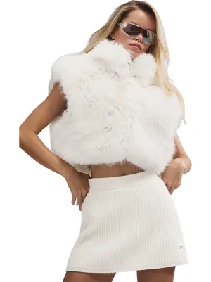 Alo Yoga Opulent Faux Fur Cropped Vest - Ivory