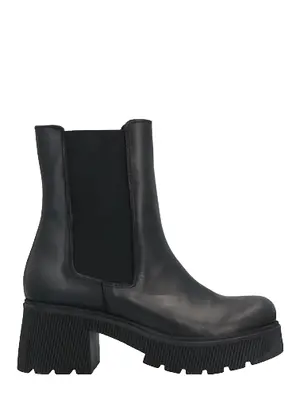 DIVINE FOLLIE DIVINE FOLLIE' Ankle Boots In Soft Leather