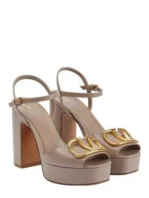 Valentino Garavani Vlogo Leather Platform Sandals - Beige