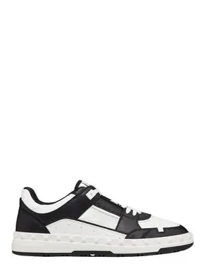 Valentino Garavani Freedots Low Top Sneakers In Calfskin - Black
