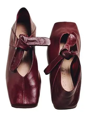 VICENZA Bow Mary Jane Flats Wine
