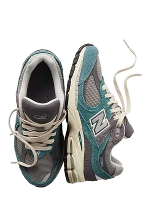 NEW BALANCE 2002r Suede Sneakers Green