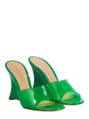 GIANVITO ROSSI Vernice Pvc Wedge Mules - Green