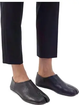 MAISON MARGIELA Tabi Slip-on Loafers - Black
