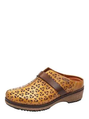 Pikolinos Granada Perforated Clog - Honey