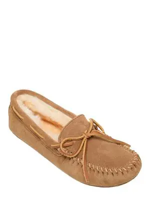 Minnetonka Genuine Shearling Softsole Slipper - Tan