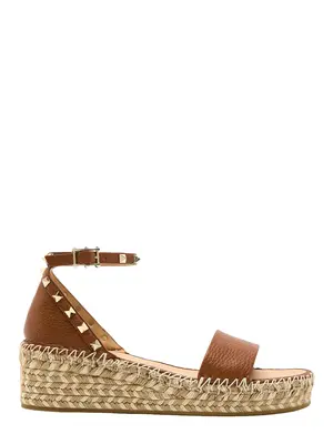Valentino Garavani Rockstud 50 Leather Wedge Espadrilles - Tan