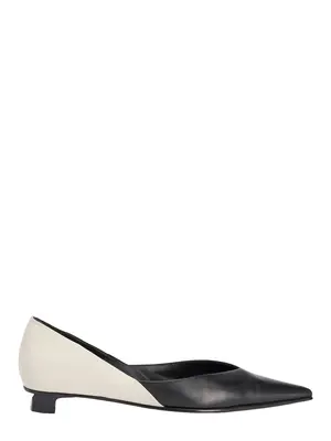 Ami Pointed Leather Pumps - Black