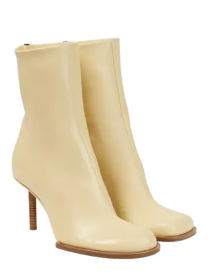 Jacquemus Les Bottines Rond Carré Leather Ankle Boots - White