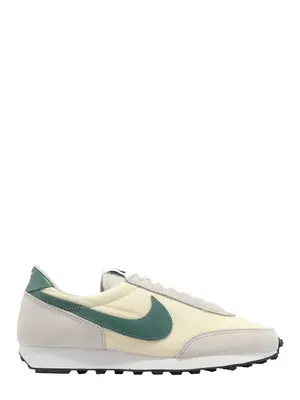 Nike Daybreak Sneakers - Cream