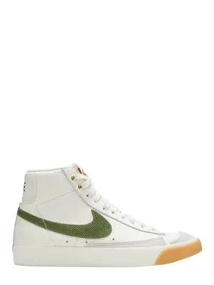 Nike Blazer Mid '77 Vintage Sneakers - White