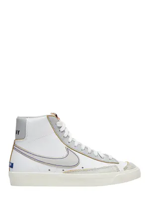 Nike Wmns Blazer Mid '77 Sneakers - White