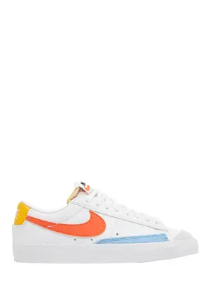 Nike Wmns Blazer Low '77 Sneakers - White