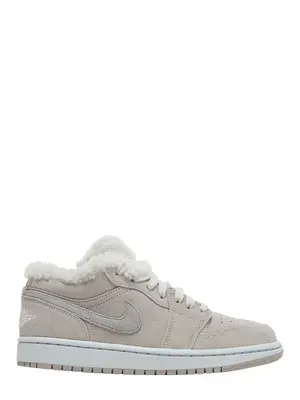 JORDAN 1 Low Se 'sherpa Fleece' Sneakers - Grey