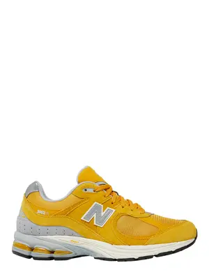 NEW BALANCE 2002r Sneakers Yellow