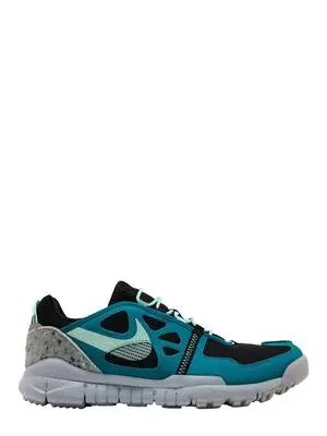 Nike Free Terra Vista Sneakers - Black