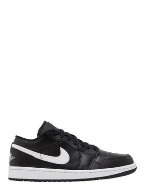 JORDAN 1 Low Top Sneakers - Black