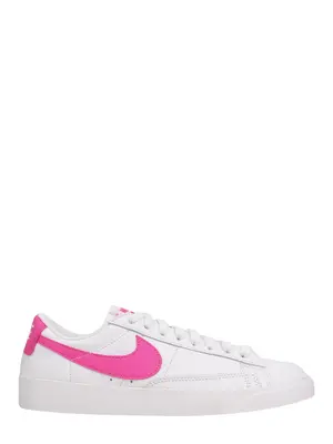 NIKE Low Top Sneakers