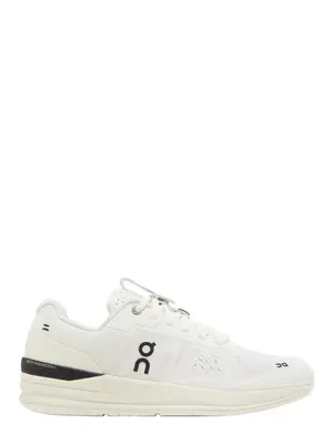 On The Roger Pro Sneakers - White