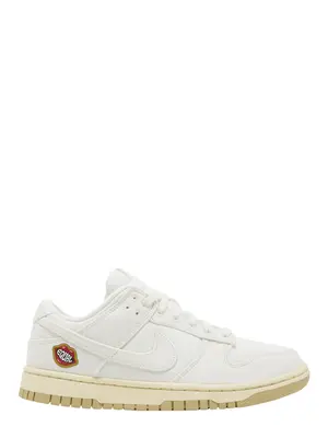 Nike Dunk Low Se 'the Future Is Equal' Sneakers - Cream