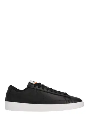 Nike Wmns Blazer Low Le Sneakers - Black