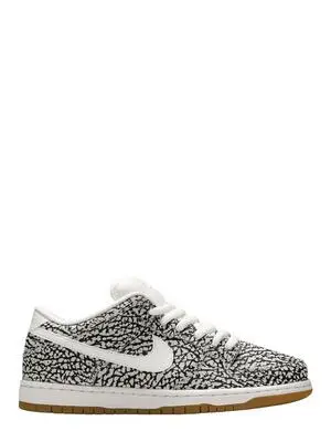 Nike Dunk Low 'road' Embossed Suede Sneakers - Grey