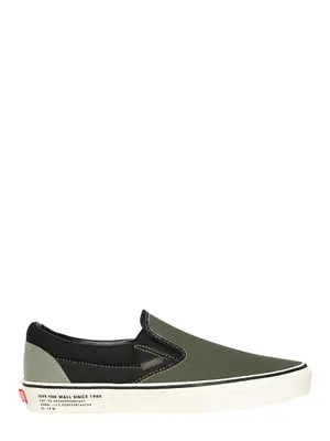 VANS Classic Slip-on Sneakers - Green