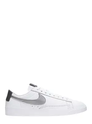 Nike Blazer Low Le Sneakers - White