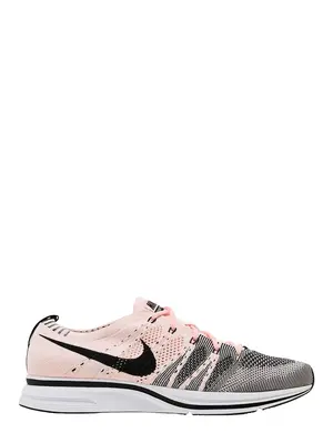Nike Flyknit Trainer - Pink