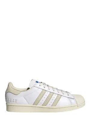 Adidas Superstar 'size Tag' Sneakers - White
