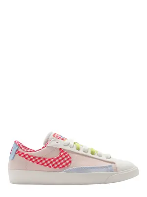 Nike Wmns Blazer Low Lx 'picnic' Sneakers - Orange
