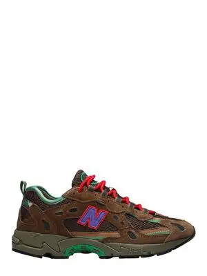 NEW BALANCE Stray Rats X 827 Sneakers - Brown