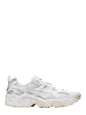 Asics Gel Nandi Og Sneakers - White