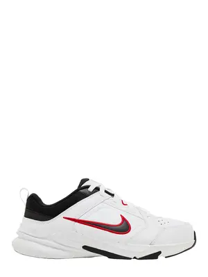 Nike Defy All Day 4e Wide Sneakers - White