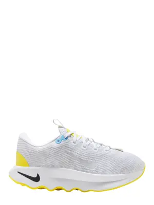 Nike Motiva Sneakers - White