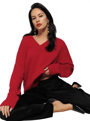 REFORMATION Reformation Jadey Oversized V-Neck Cashmere Sweater Cherry