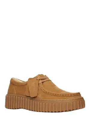 Clarks Torhill Bee Chukka Sneakers - Light Tan Nubuck