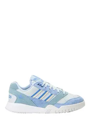 ADIDAS A.R. Trainer