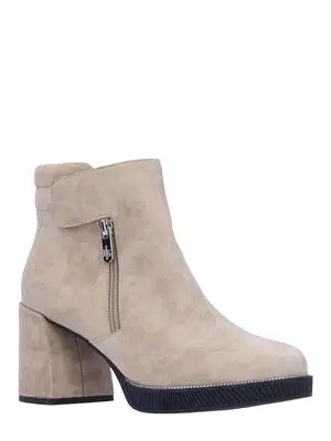 L'AMOUR DES PIEDS Lanelle Bootie - Taupe
