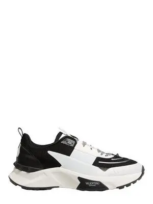 Valentino Garavani True Act Low-top Sneakers - Black/white