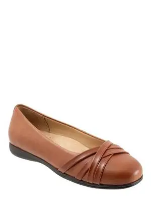 Trotters Daphne Leather Flats - Luggage