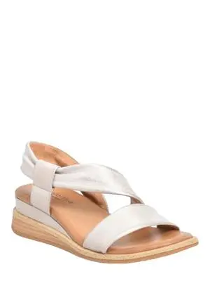 COMFORTIVA Marcy Wedge Slingback Sandals - Champagne