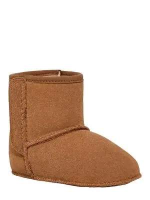 UGG Classic Bootie And Lovey Blanket Set - Chestnut