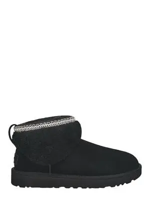 UGG Classic Ultra Mini Maxi Curly Boots - Black
