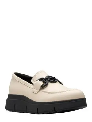 Clarks Loriini Izzy Platform Loafer - Cream Leather