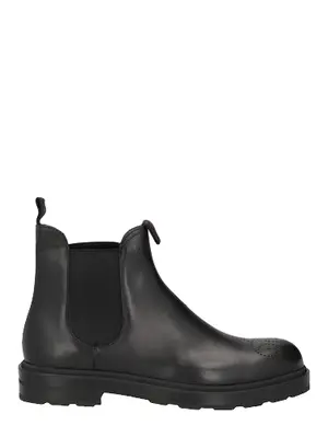 Bally Calfskin Leather Chelsea Boots - Black
