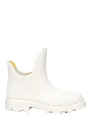 Burberry Round Toe Slip-on Boots - White