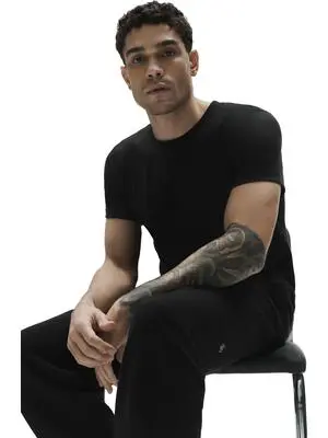 Alo Yoga Triumph T-shirt - Black