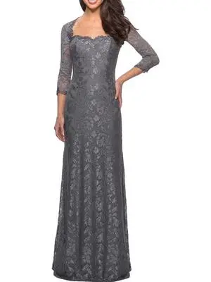 LABOMME Long Lace Gown With Sweetheart Neckline - Platinum